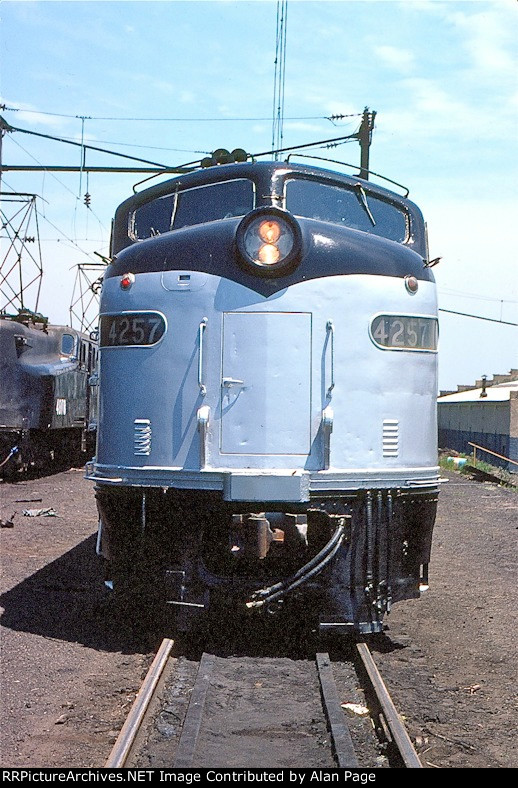 The nose of NJT E-8A 4257